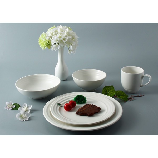 Quality FDA Ceramic Embossed Round Dinnerware Sets For Five Star Hotel for sale