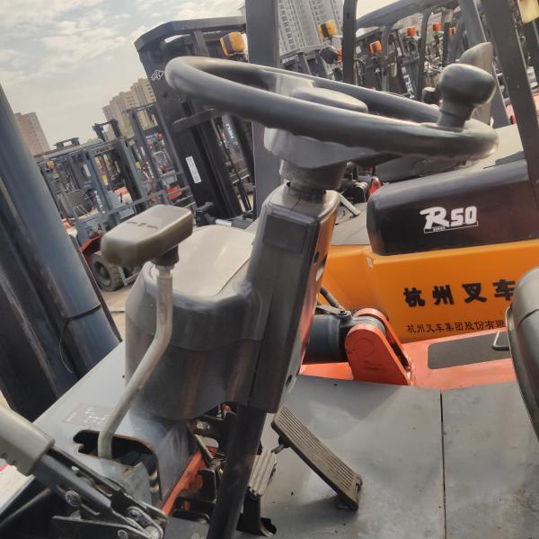 Quality Second Hand 5 Tons Forklift with Heli Isuzu Engine Rated Lifting Capacity 3 Tons for sale