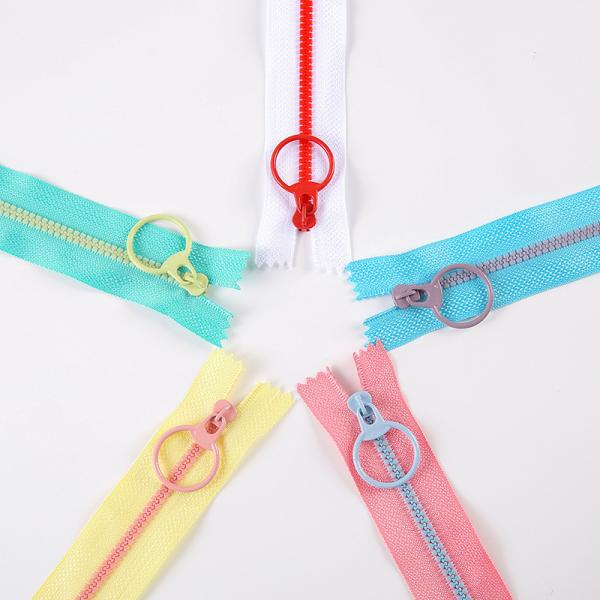 Quality 3 Plastic Zippers with Eco-friendly Design and Free Sample for sale