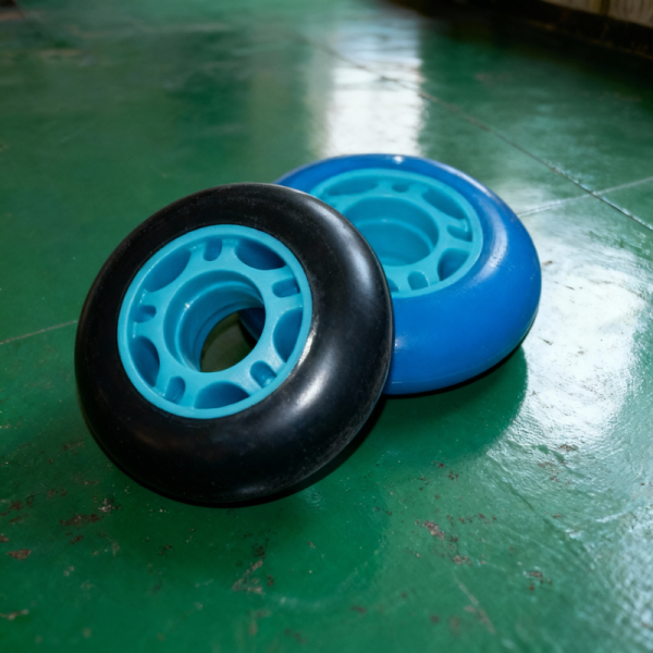 Quality OEM Soft Touch TPE Rubber Overmolded Plastic Handle Grip 2K Injection Molding for sale
