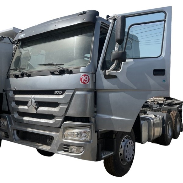 Quality Used Sinotruk Tractor Truck 371HP WEICHAI Diesel Engine Capacity 8L Rear Camera None for sale