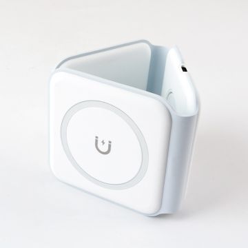 Quality 3 In 1 Magnetic Travel Wireless Charging Station Multiple Device for sale