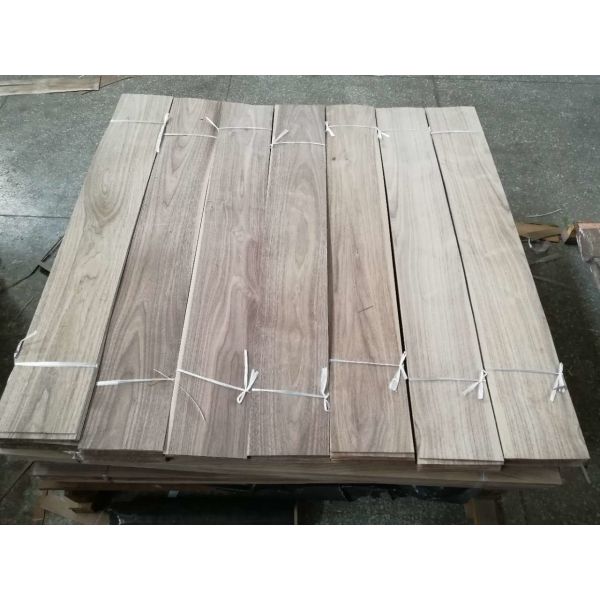 Quality American Walnut Engineered Wood Veneer Walnut Flooring Top Layer for sale