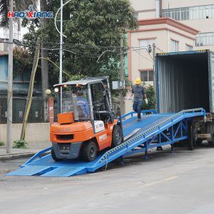 Quality 5-15tons Mobile Loading Dock Ramps Manual Temporary Dock Ramps for sale
