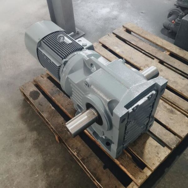 Quality Horizontal Premium Helical Gear Reducer Gear Unit For Agitator for sale