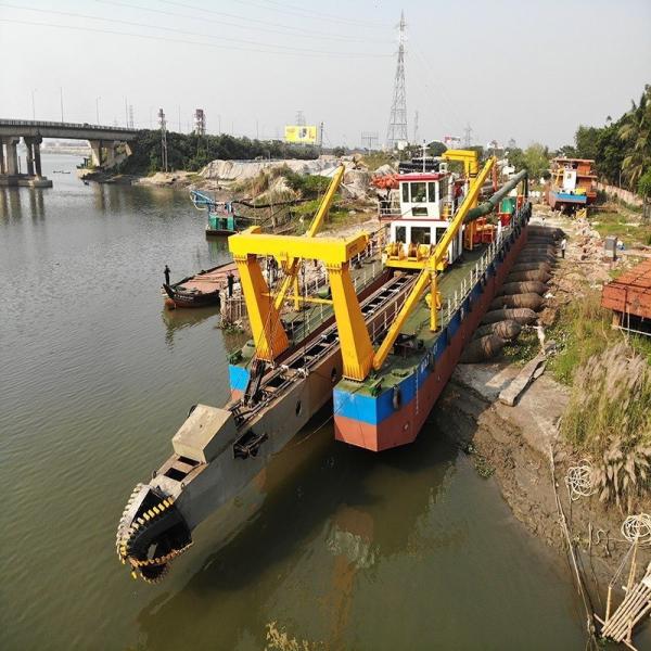 Quality Underwater Pump 24inch Cutter Suction Sand Dredger with 500mm Discharge Pipe for sale