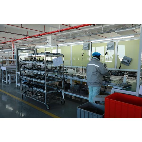 Quality 2024 Huidi 24V Anti-falling Control Robotic Window Washer with Remote App for sale