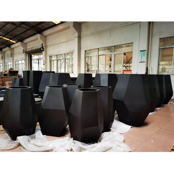 Quality Geometric Metal Planter Pots Weatherproof In Black Gold And Silver for sale
