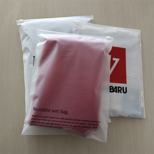 Quality Sealing Handle Zipper Top Frosted Plastic Bag for Eco-Friendly Fabric Clothing Packaging for sale