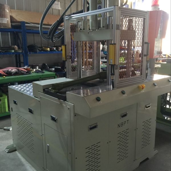 Quality Factory 45T VERTICAL Dual Slip Table Direct Plastic Injection Machine for sale