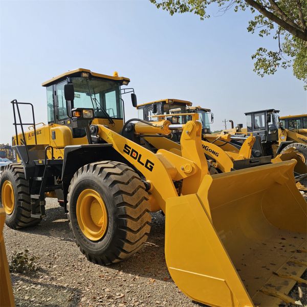 Quality LG956L 5 Ton Wheel Loader Excavator Medium Low Speed Energy Efficient for sale