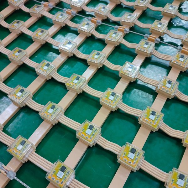 Quality SPI/DMX Control Mode Transparent LED Mesh Screen Waterproof For Shopping Mall for sale