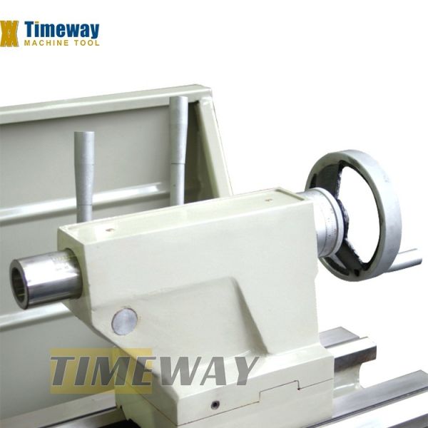 Quality Gap-bed Lathe Machine with Distance between Centers 1000mm and Max. Sawing Over for sale