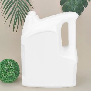 Quality Customized Industrial Engine Oil Plastic Bottle With Lid Integrated Handle for sale