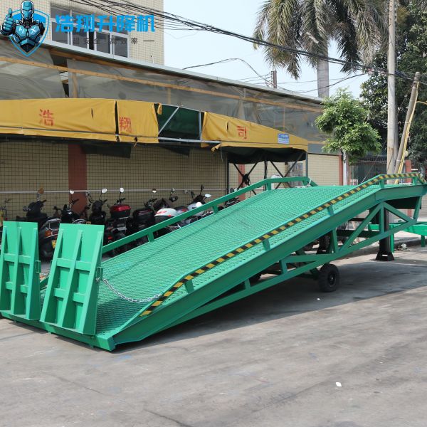Quality 15 Tons Mobile Dock Ramp Warehouse Portable Truck Loading Ramp for sale