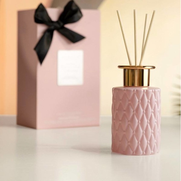 Quality Luxury Empty Round Matte Black Diffuser Bottles With Golden Cap And Sticks for sale