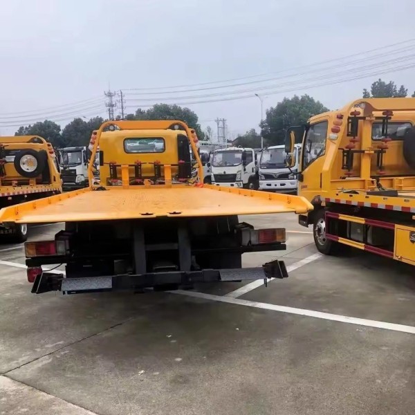 Quality 4ton Rollback Tow Trucks Towing Truck for Rescue Flat Board Wrecker Truck at Best for sale