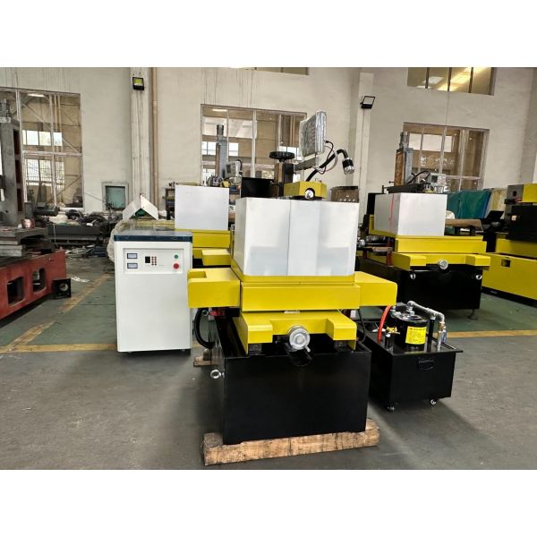 Quality High Precision Single Cut CNC Wire Cut EDM Machine Dk7725 After-sales Service for sale