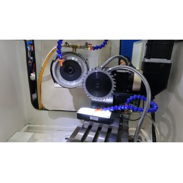 Quality Saw Blade CNC Grinding Machine 360 Degree Division For Blade Tools for sale