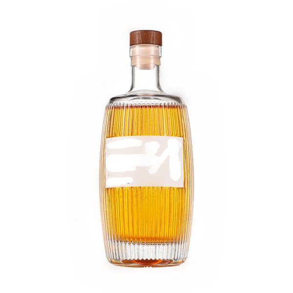Quality Vodka Whiskey Fruit Wine 500ml Glass Bottle with Customized Packaging and Design for sale