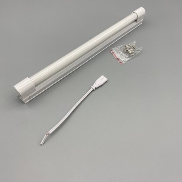 Quality 120 Volt Fluorescent Blacklight Tube Light F8T5BL T5 Blacklight for sale