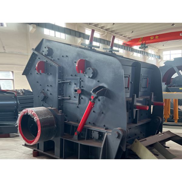 Quality Stone Crusher/ Impact Crusher/ Crushing Machine for Customer Requirements for sale