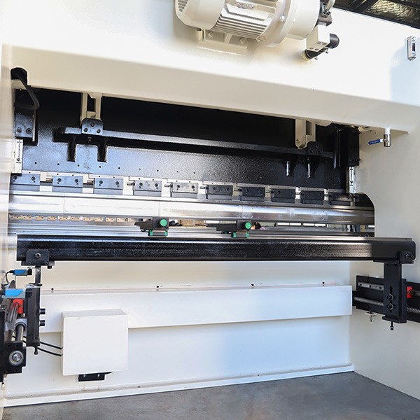 Quality 40 Ton 2500mm Cnc Hydraulic Cnc Press Brake Machine Automatic China for sale
