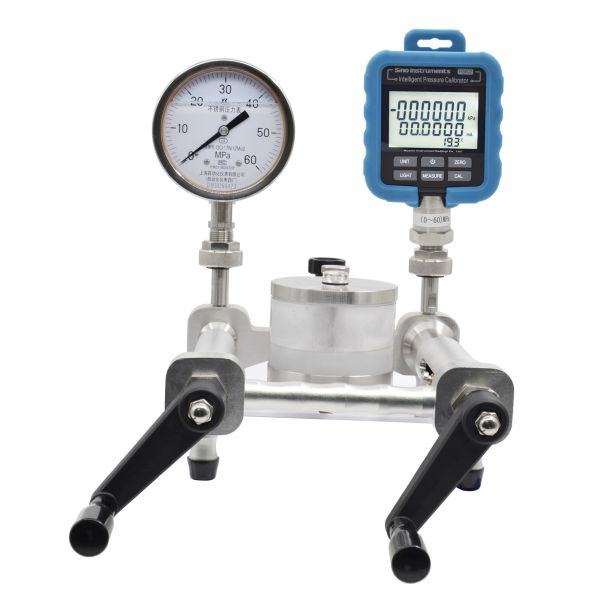 Quality Adjust Resolution 0.1kPa Portable Hydraulic Pressure Test Pump HS711A with 2 for sale