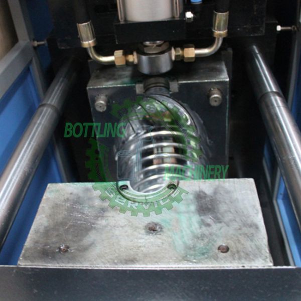 Quality Infrared Heater 500BPH 1 Cavity 3L To 5L Bottle Blow Molding Machine for sale