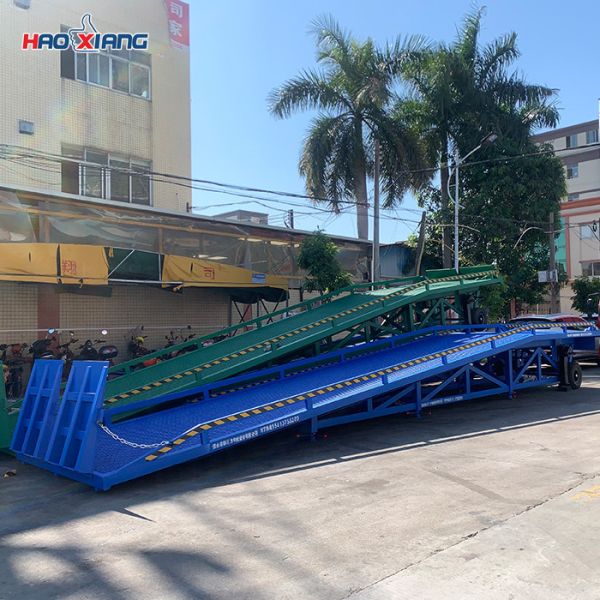 Quality Freestand Portable Truck Loading Ramp 20 Tons Temporary Loading Platform for sale