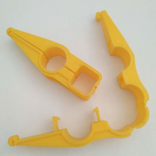 Quality Nipple Drinking System Polypropylene Poultry Hook for sale