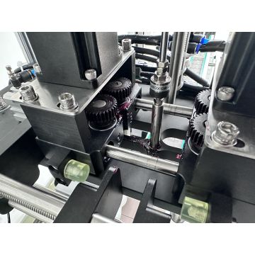 Quality Servo Motor Capping Machine Stable Transportation Efficient Production for sale