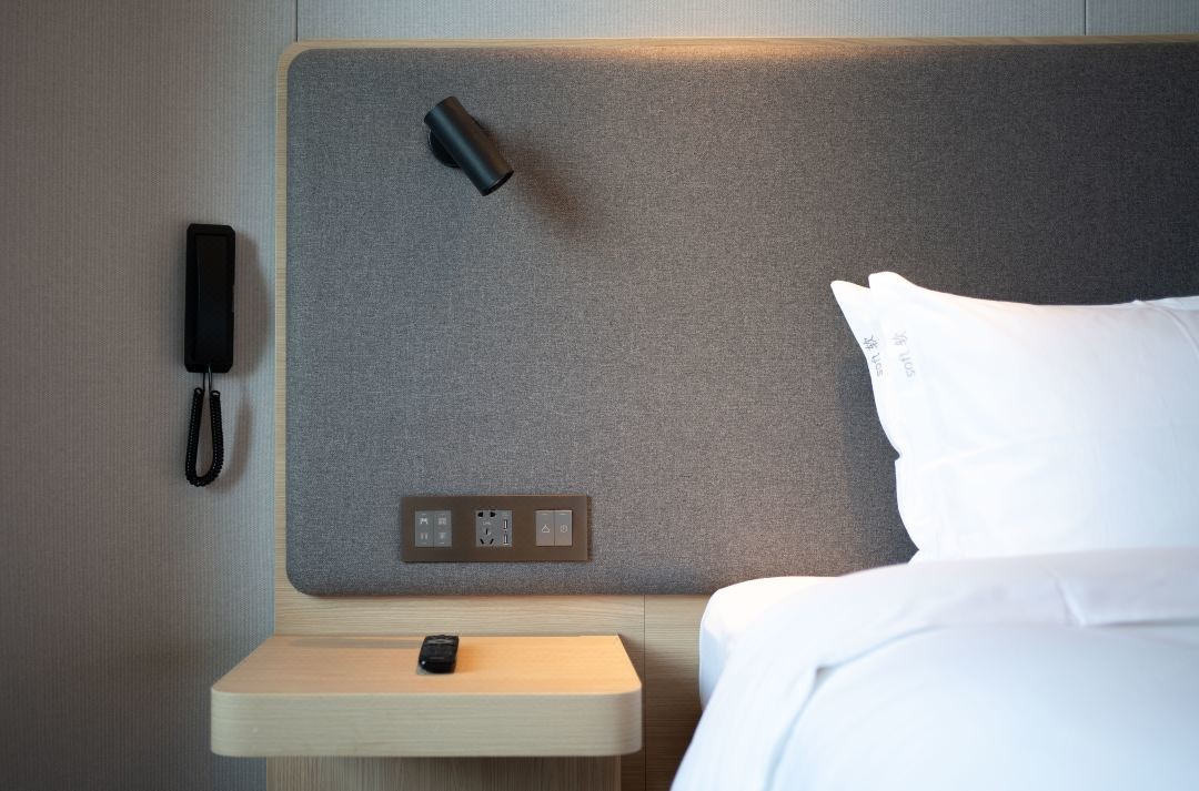 Hotel Guest Room Furniture for Comfortable and Contemporary Hotel Accommodations