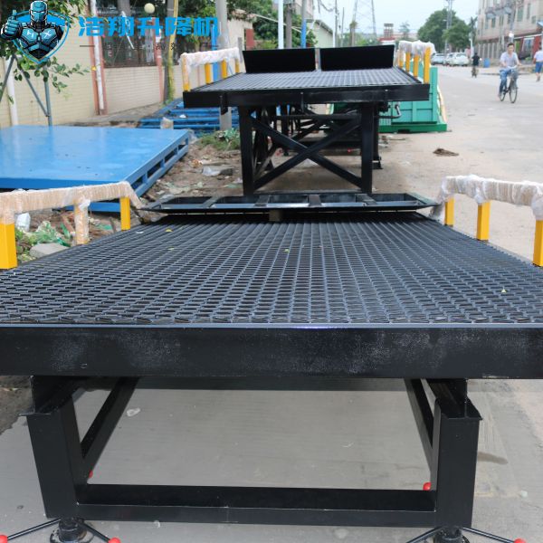 Quality 10T-10M Customized Black Segmented Portable Loading Docks Hydraulic Dock Ramp for sale