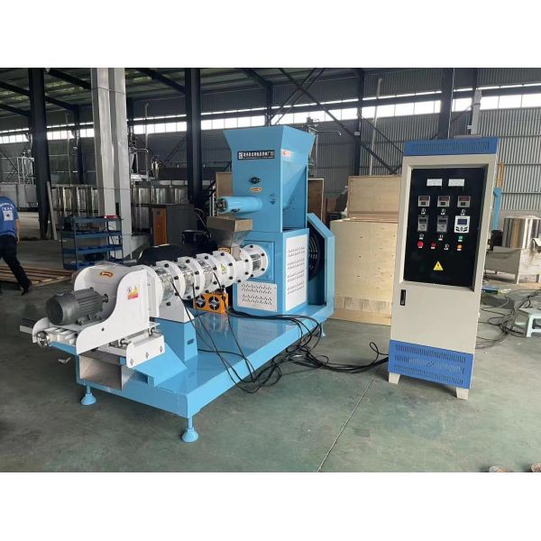 Quality High Efficiency Fish Feed Pellet Machine For Animal 300 Kg for sale