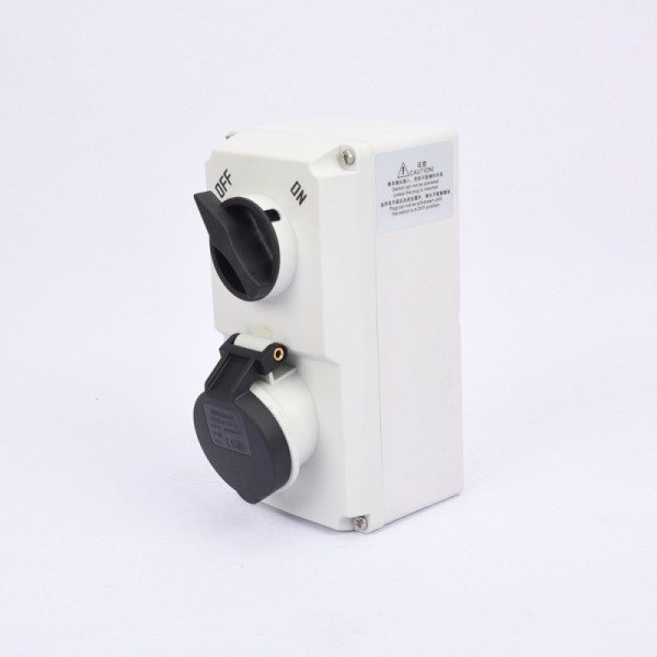 Quality 3P 16A IP44 Three Phase Interlocked Switch Socket IEC Standard for sale