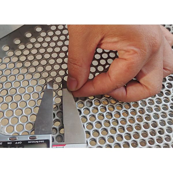 Quality Metal Perforated Sheet Various Hole Arrangements Stainless Steel Aluminum Galvanized ISO Certified for sale