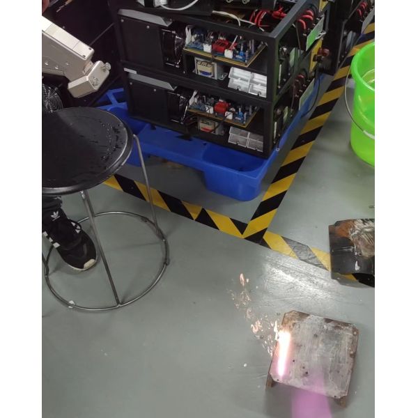 Quality rust removal laser cleaning machine with handheld laser cleaning gun for sale