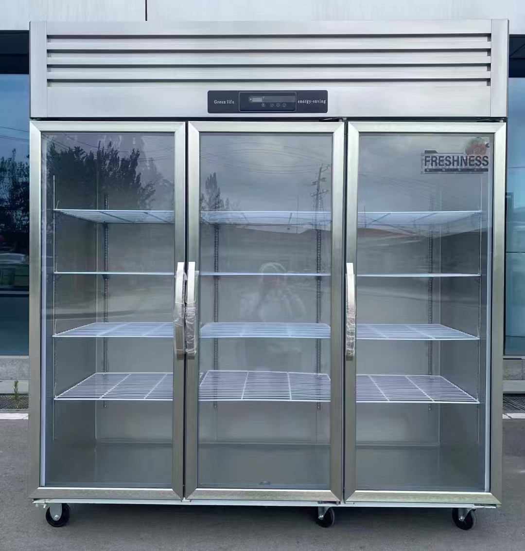 Quality Commercial Kitchen Display Cooling Cabinets with 3-Door Reach-in Refrigerator for sale