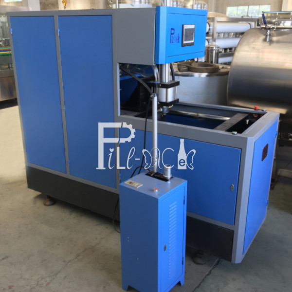 Quality Air Pressure Blowing 120BPH PET Bottle Blow Molding Machine for sale