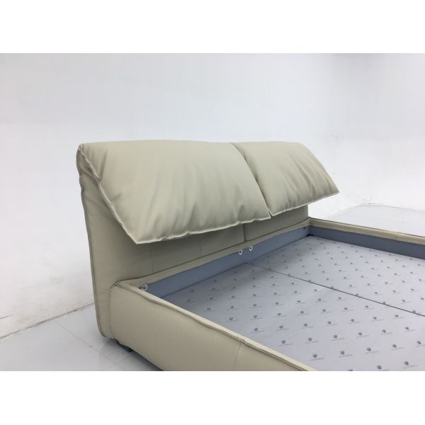 Quality Italian Style Modern Minimalist Bed High End Comfortable Fabric Bed for sale