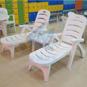 Quality Outdoor Leisure Plastic Foldable Lounger Chair For Swimming Pool for sale