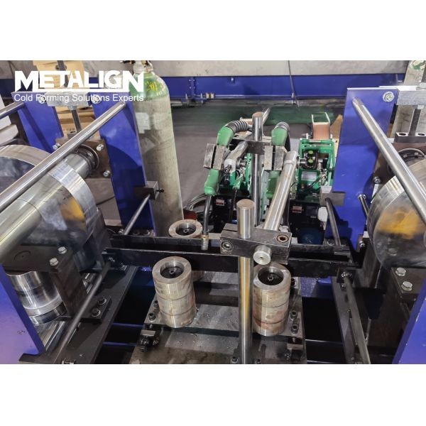 Quality Dual Side Movement Step Beam Rack Roll Forming Machine With Clean End Notching for sale