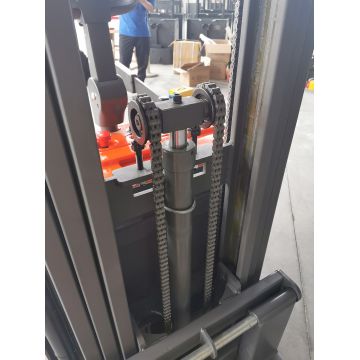 Quality Container 4.5m 2 Cyclinder 550mm Straddle Electric Pallet Stacker for sale