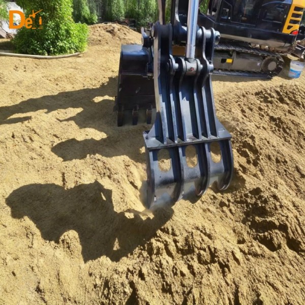 Quality High Strength Alloy Steel Excavator Spare Parts Hydraulic Thumb Bucket for sale