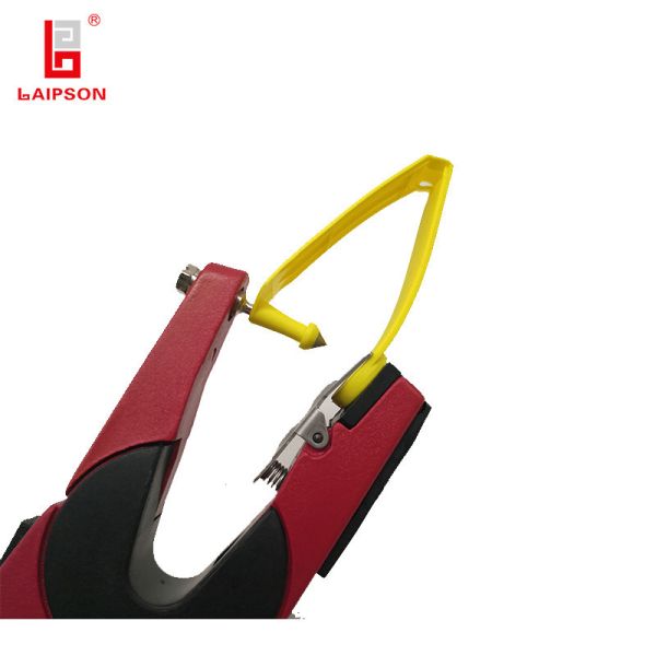 Quality 143mm Yellow One Piece Rfid Sheep Goat Ovine Animal Tagging For Livestock Tracking for sale