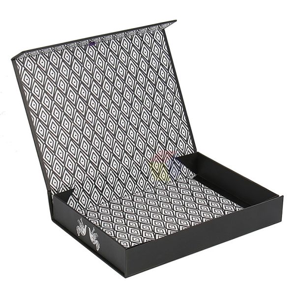 Quality Eco Friendly Custom Logo Hard Cardboard Gift Scarf Packaging Box Magnetic for sale