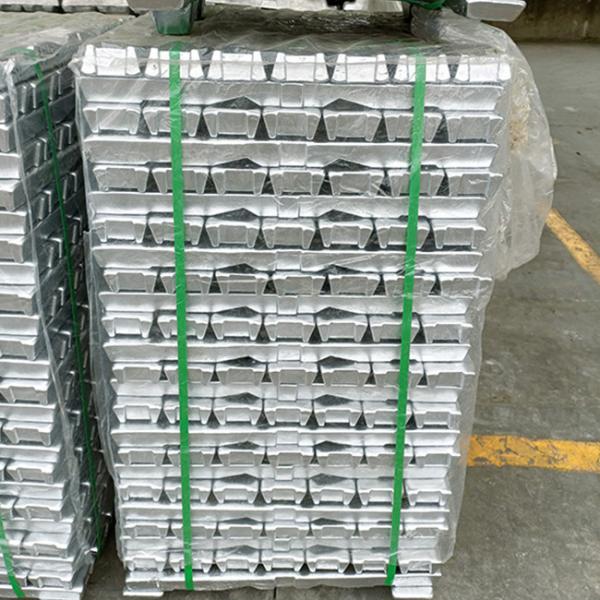 Quality A00 Aluminium Ingot 6063 Alloy Adc12 Metal Furnace A7 99.7% Silvery White for sale