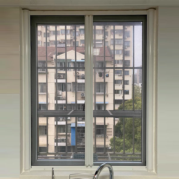 Quality Insect Resistant Aluminum Alloy Fiberglass Retractable Screen Door Customized for sale