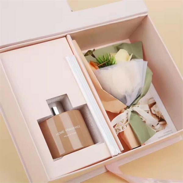 Quality Gift Box Set Reed Diffuser Perfume Set With Packaging Boxes 120ml Aroma Diffusers Fragrance With Flower for sale